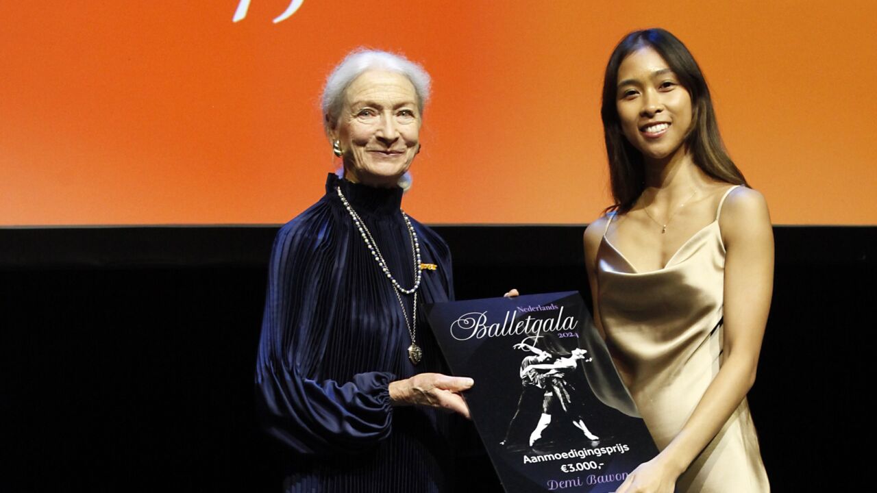 NDT dancers win awards